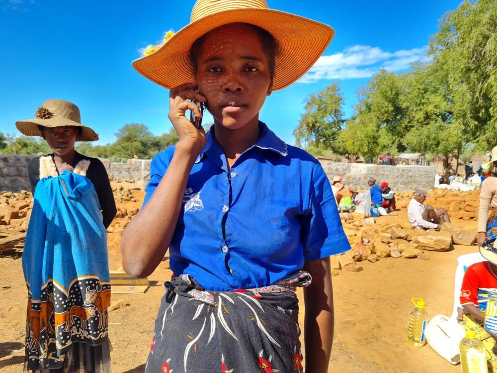 The ‘930’ humanitarian call centre in Madagascar lets people access ...